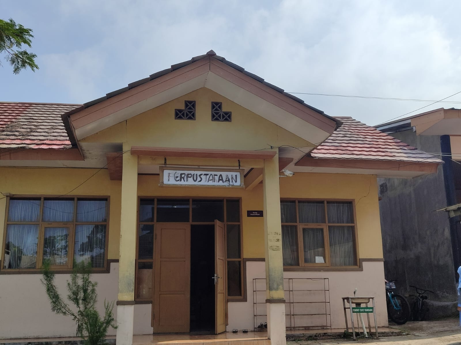 Sekolah Alam Fathia — Perpustakaan